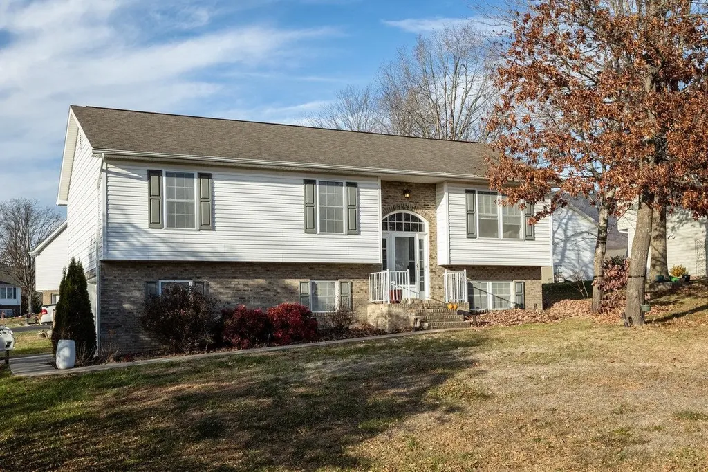 7682 Kristin Drive, Penn Laird, VA 22846 | 647904 | Funkhouser ...