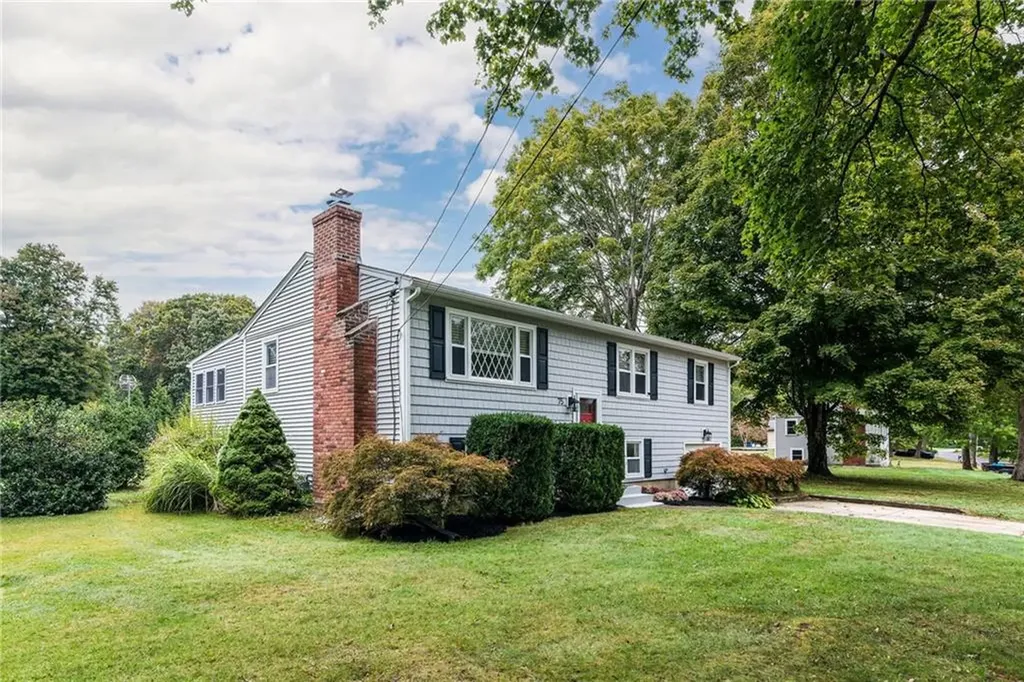 75 Hickory Drive Real Estate Listing for Sale MLS#1395880