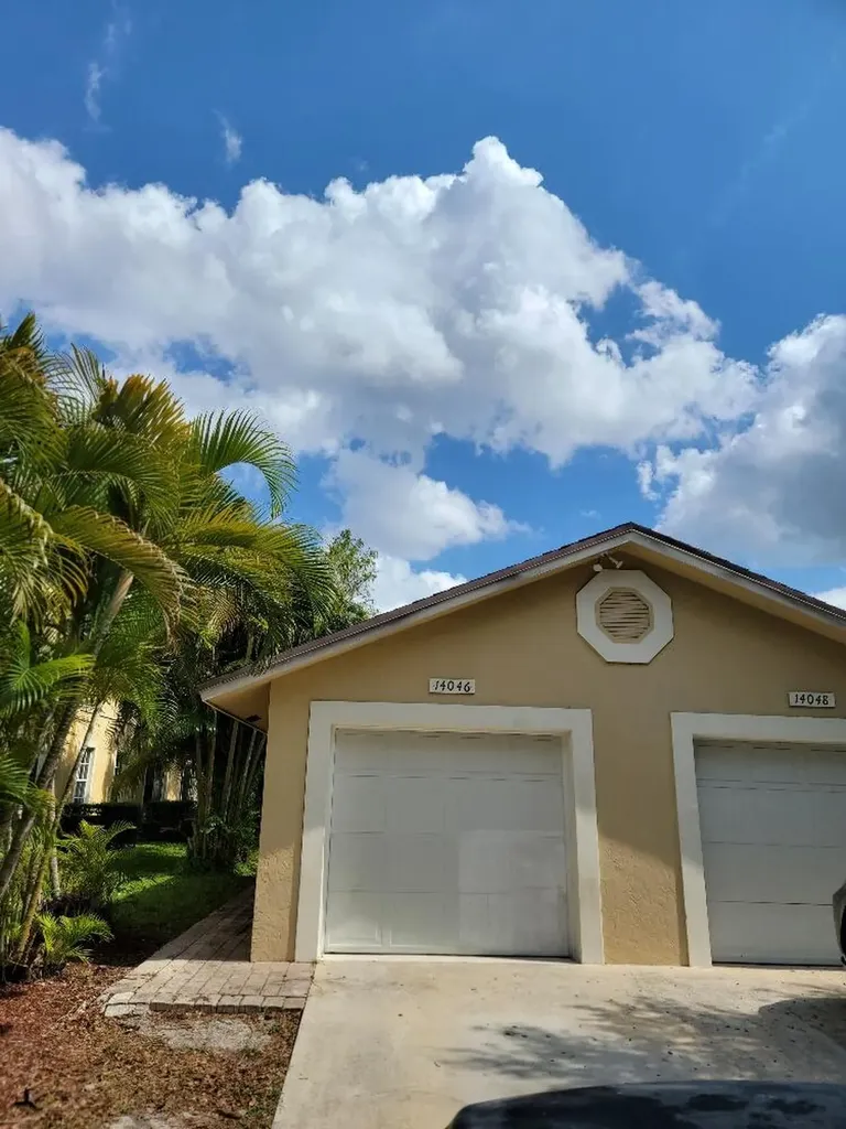 14046 Wellington Trace Wellington, FL