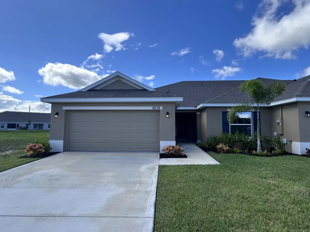 8638 Giovanni Avenue Fort Pierce, FL