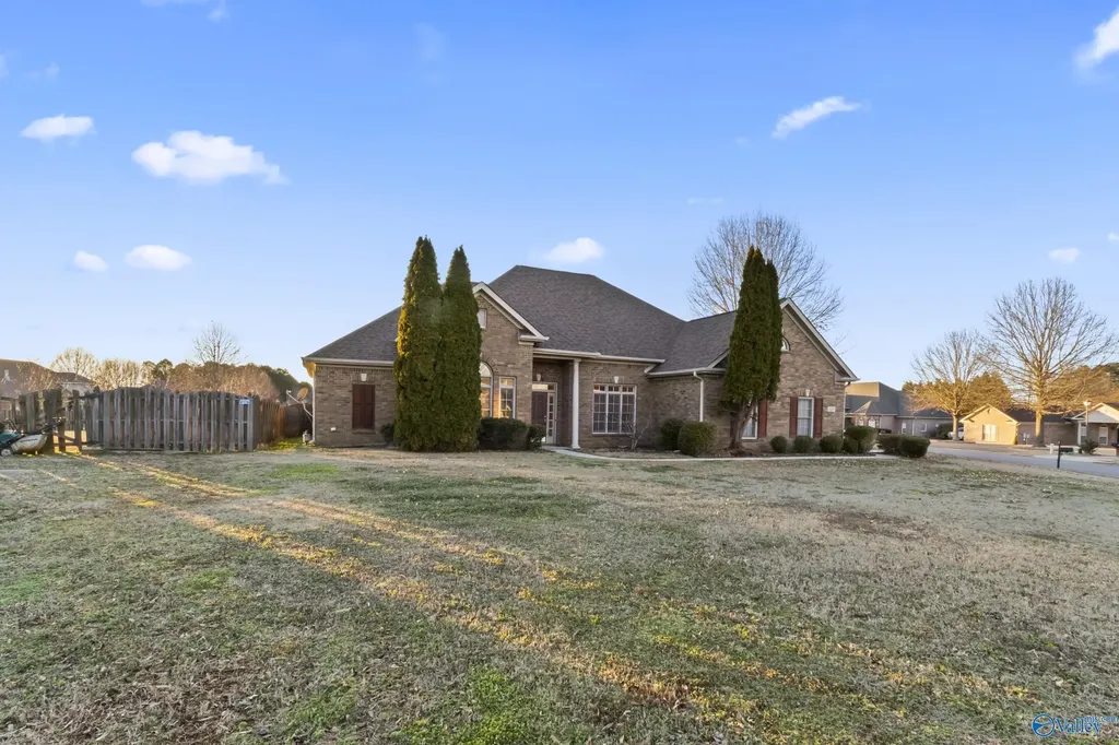 110 Shady Spring Drive, Harvest, AL 35749 | 21907962 | Benchmark Realty ...