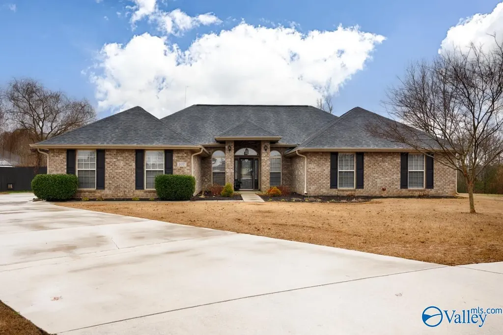 107 Slack Water Court, Huntsville, AL 35824 | 21907635 | Benchmark ...