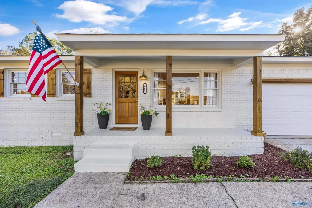 1002 Parcus Road, Huntsville, AL 35803 | 21903188 | Benchmark Realty, LLC