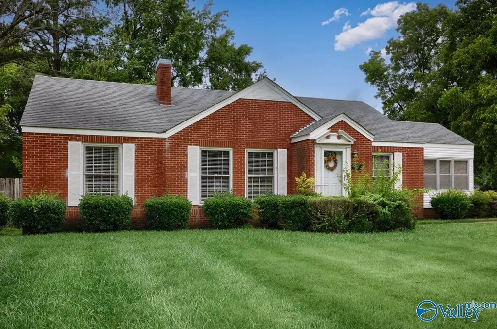 801 E Forrest Street, Athens, AL 35611 | 21892410 | Benchmark Realty, LLC