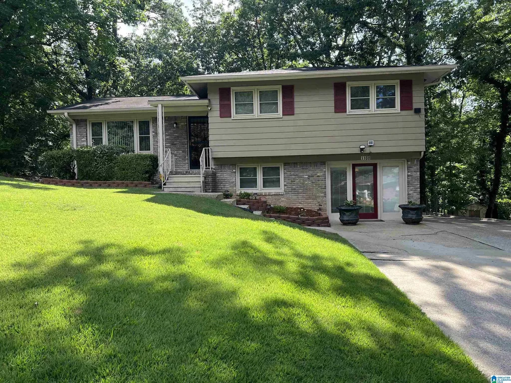 1108 Terry Lane, Birmingham, AL 35235 | 21428004 | Benchmark Realty, LLC