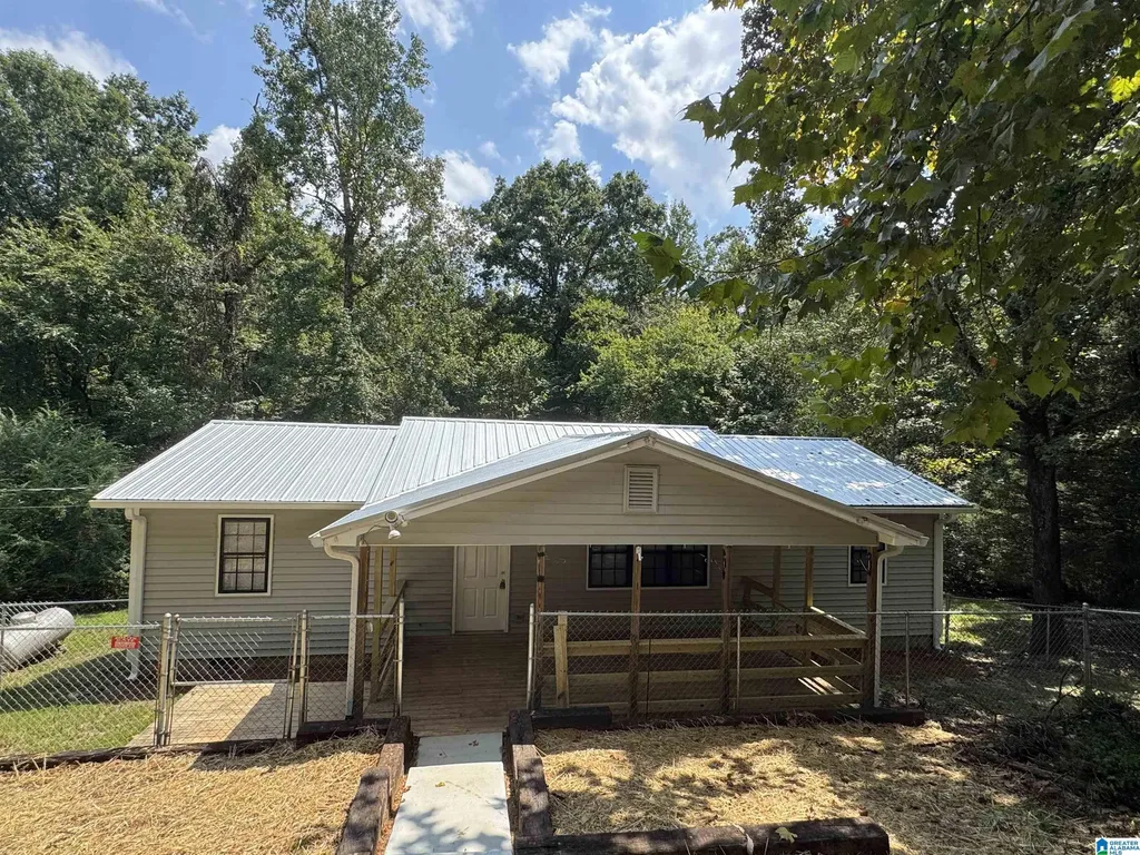 624 Inthawoods Circle, Trussville, AL 35173 | 21430356 | Benchmark ...