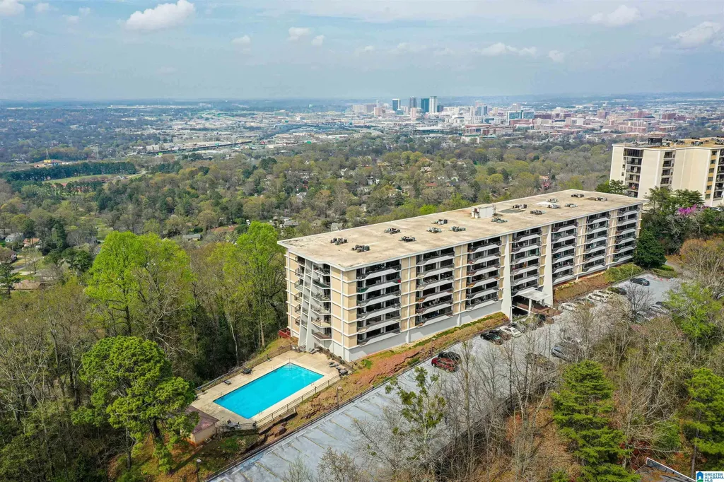 1120 Beacon Parkway E, Birmingham, AL 35209 | 21435968 | Benchmark ...