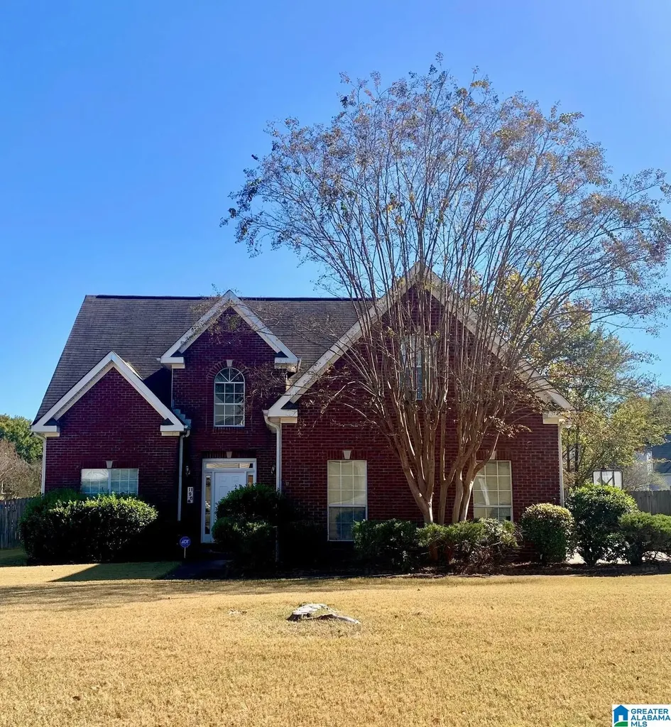 196 King James Court, Alabaster, AL 35007 | 21436148 | Benchmark Realty ...