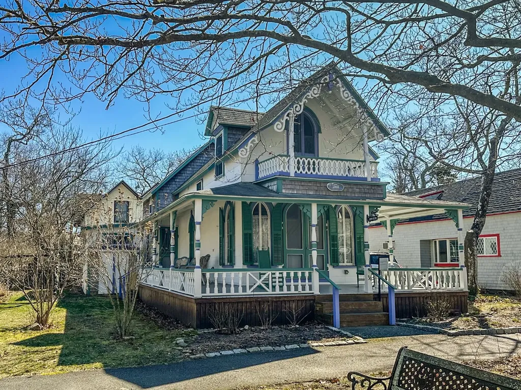 36 Clinton Avenue Oak Bluffs, MA | Martha's Vineyard Real Estate