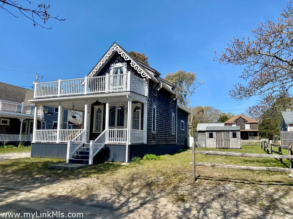Brunswick Avenue, Oak Bluffs, MA | 40675 | Grace Hagerty