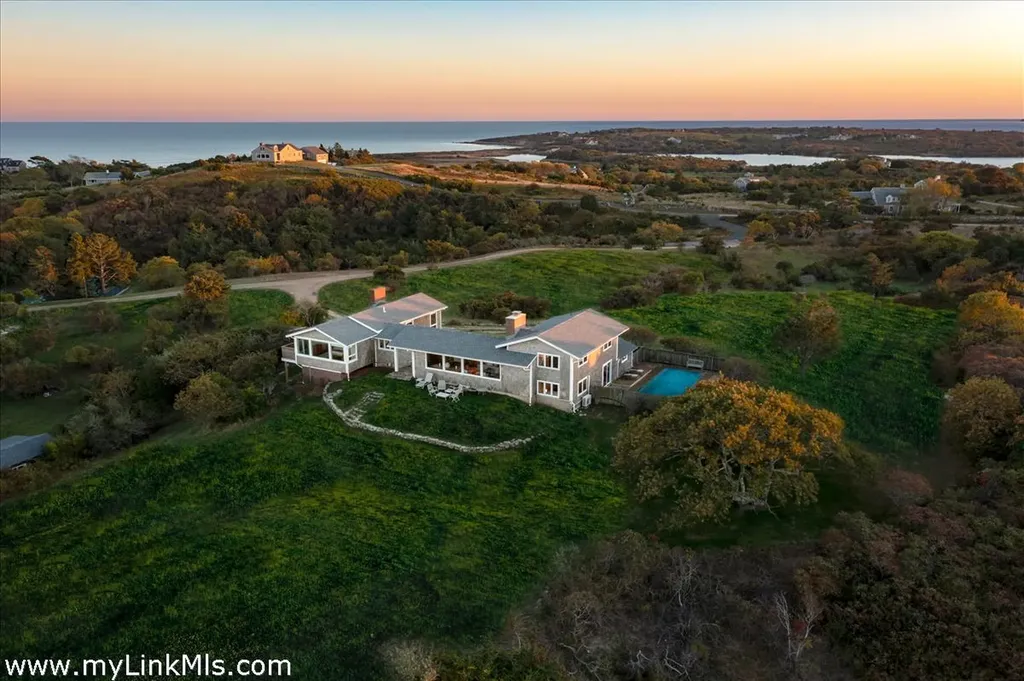 15 Red Valley Road Chilmark, MA | Martha's Vineyard Real Estate