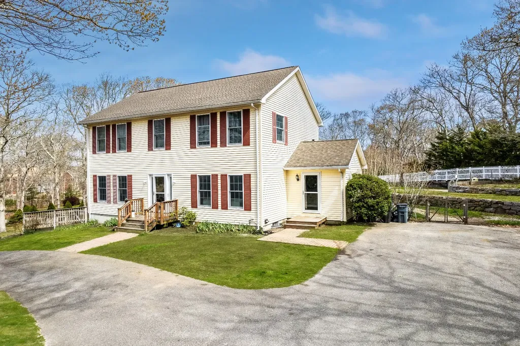 3 Poplar Lane, Oak Bluffs, MA | Martha's Vineyard Real Estate