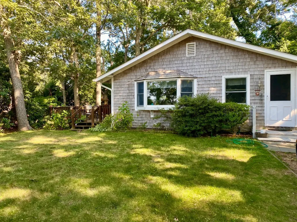 Brush Pond Road, Oak Bluffs, MA | 40107 | Grace Hagerty