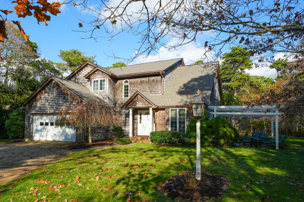 Old Dunhams Corner Way, Edgartown, MA | 40307 | Grace Hagerty