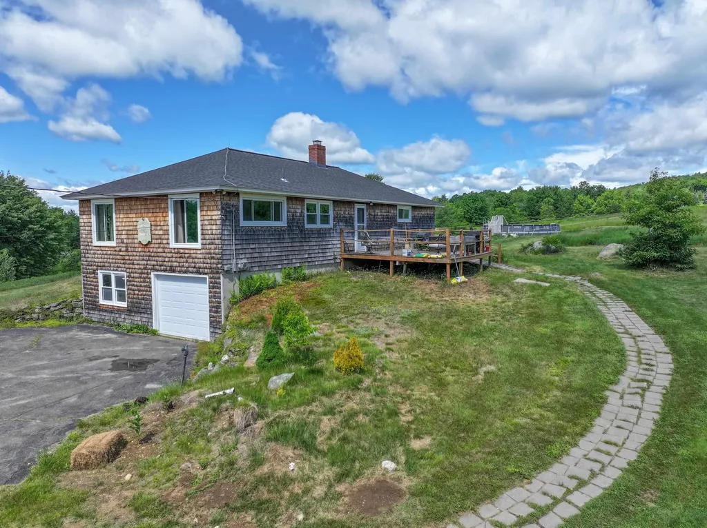 27 Tommy Higgins Road Danbury, NH