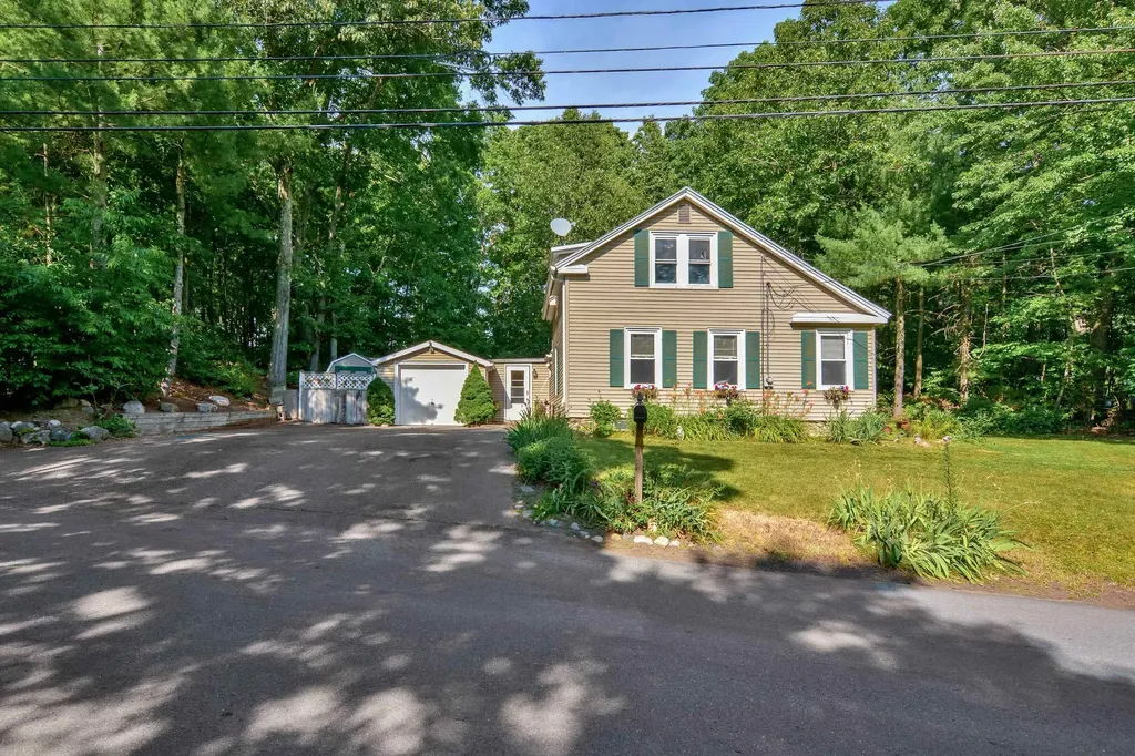 18 Howard Street Salem, NH