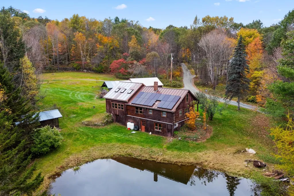 19 Lord Road Hartland, VT