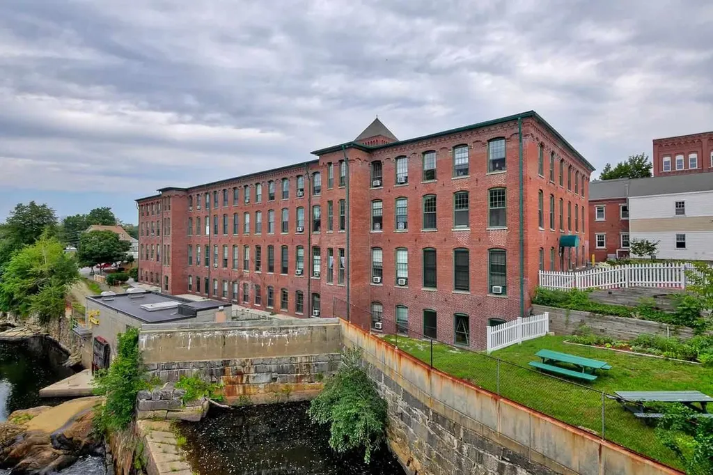 100 Main Street Pembroke, NH