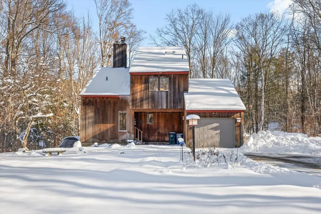 69 Forestview Drive Chesterfield, NH