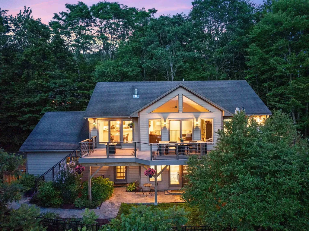 185 Aster Drive, Hartford, VT 05001 | 5047477 | CENTURY 21 Farm & Forest