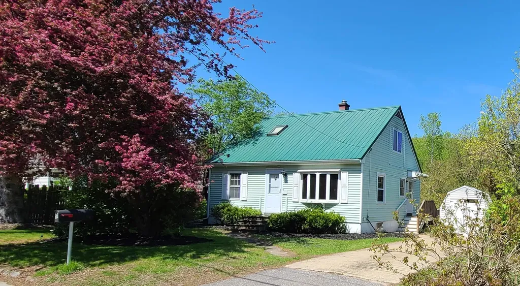 51 Applevale Drive, Dover, NH 03820 | 5040518 | Pelletier Realty Group