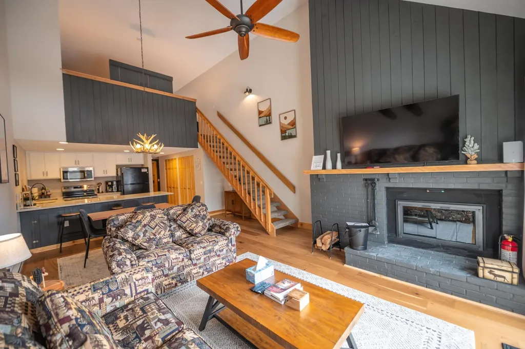 17j Snow Tree Lane, Dover, VT 05356 | 5074193 | Deerfield Valley Real ...
