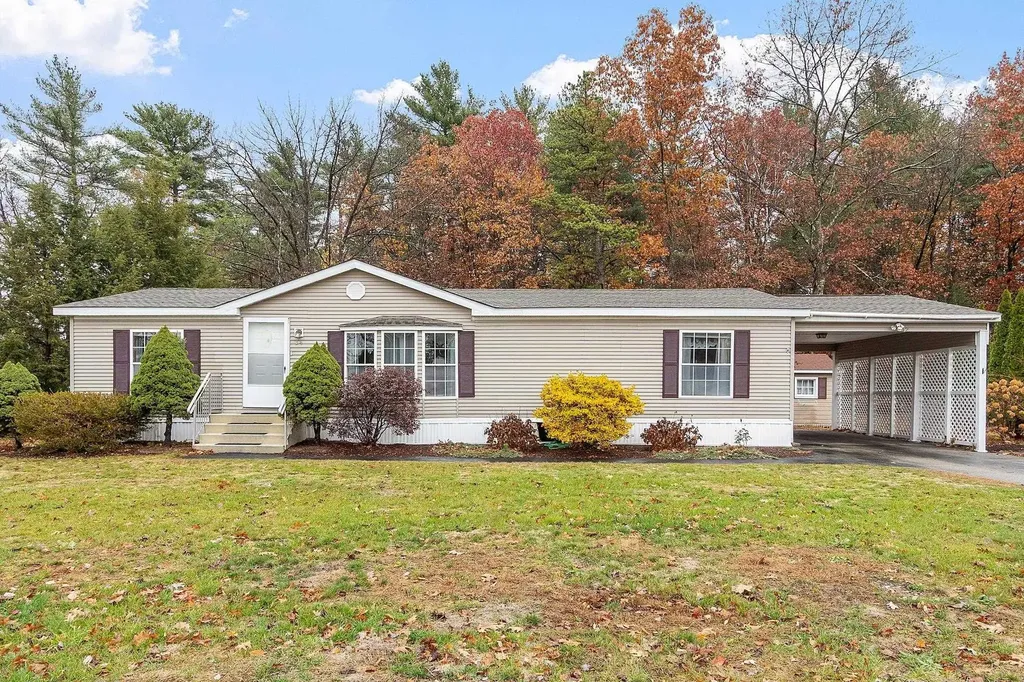 34 Dianne Street Nashua, NH