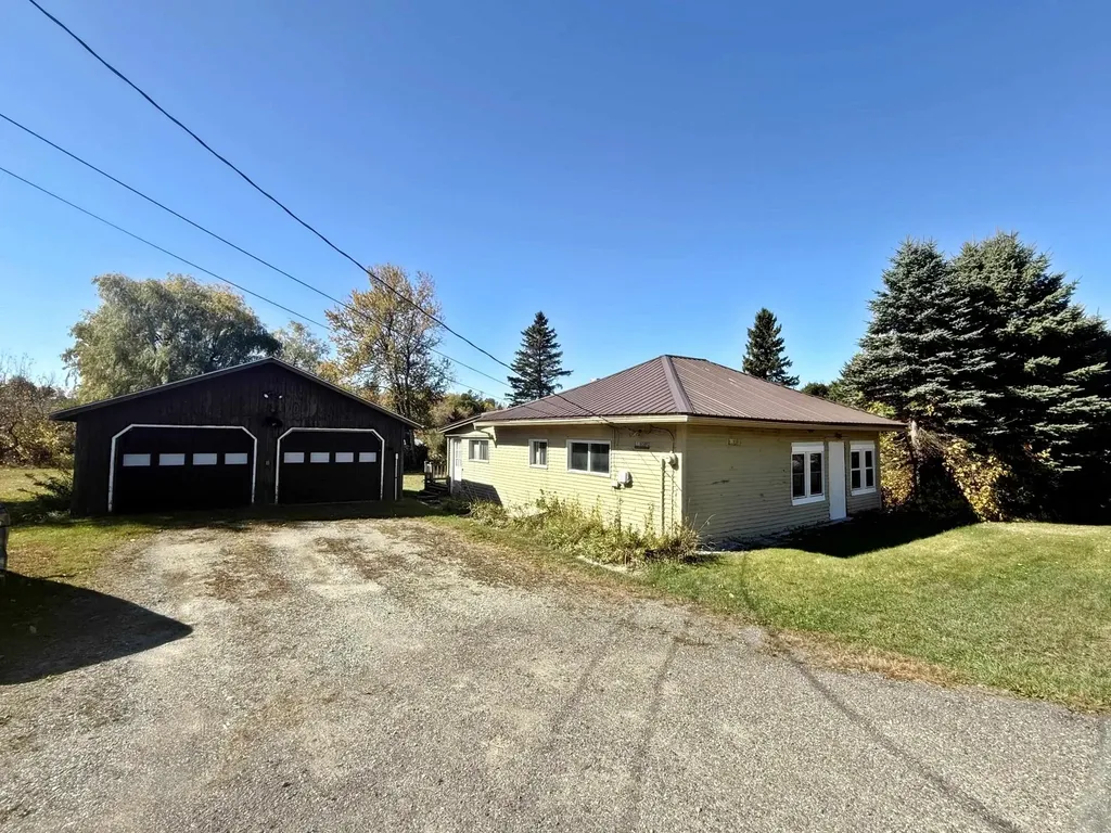 4065 Vt Route 105, Newport Town, VT | Nick Maclure & Bruno Marquis