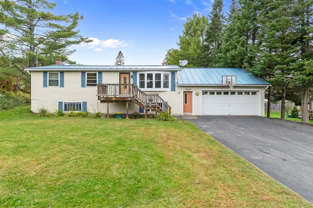 18 Phil Street, Barre Town VT Real Estate Listing | MLS# 5063625 | The ...