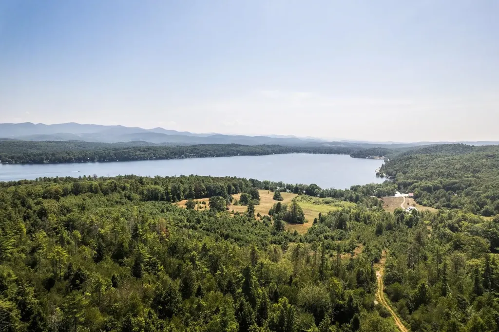 63 Avalon Beach Road Castleton, VT