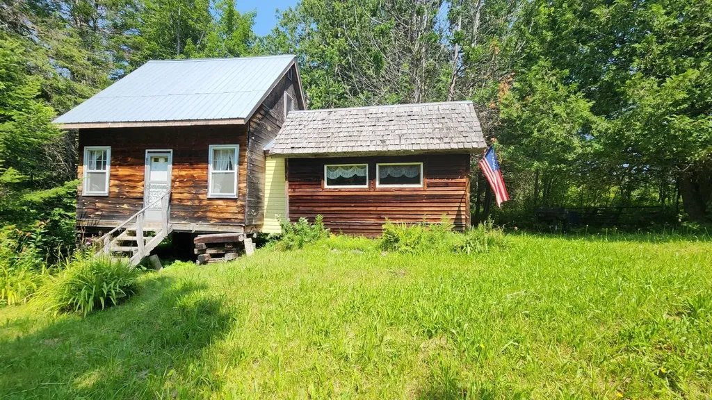 2068 Morgan Charleston Road Morgan, VT 05853 | David Kennison