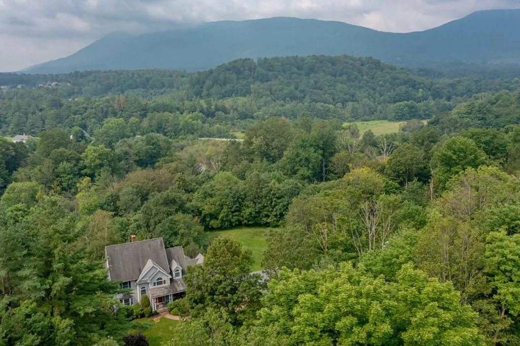 102 Beattie Lane, Manchester VT | Josiah Allen Real Estate Southern ...