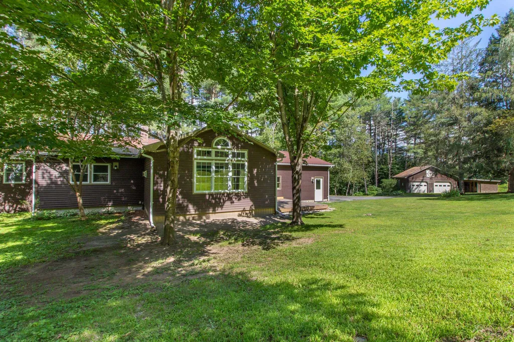 288 Route 105, Charleston, VT 05872 | 4925768 | CENTURY 21 Farm & Forest