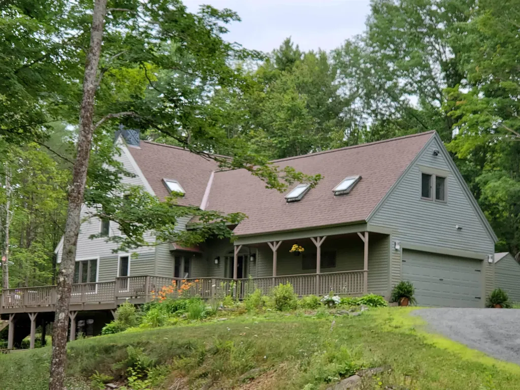 74 Redfield Proctor Road, Hartford, VT 05059 | 4921699 | LindeMac Real ...