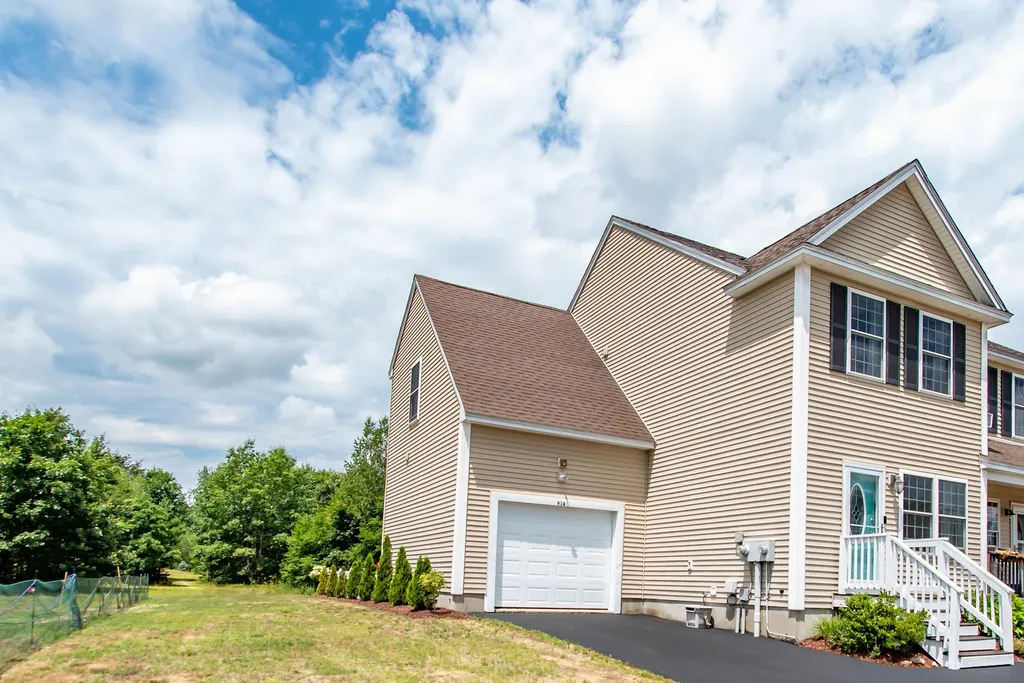 91 Trinity Circle Rochester, NH