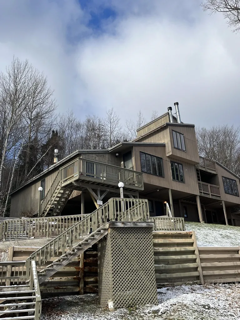 16 Hobbit Hill Warren, VT