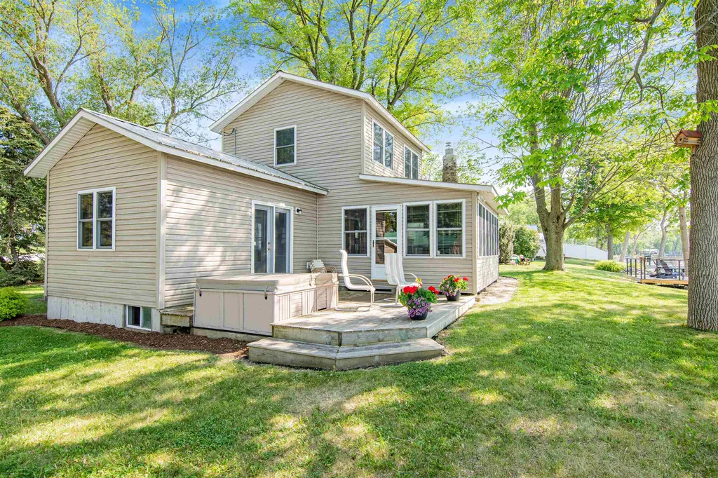 20 Sunset Harbor Road, Swanton, VT 05488 | 4955561 | Geri Reilly Real ...