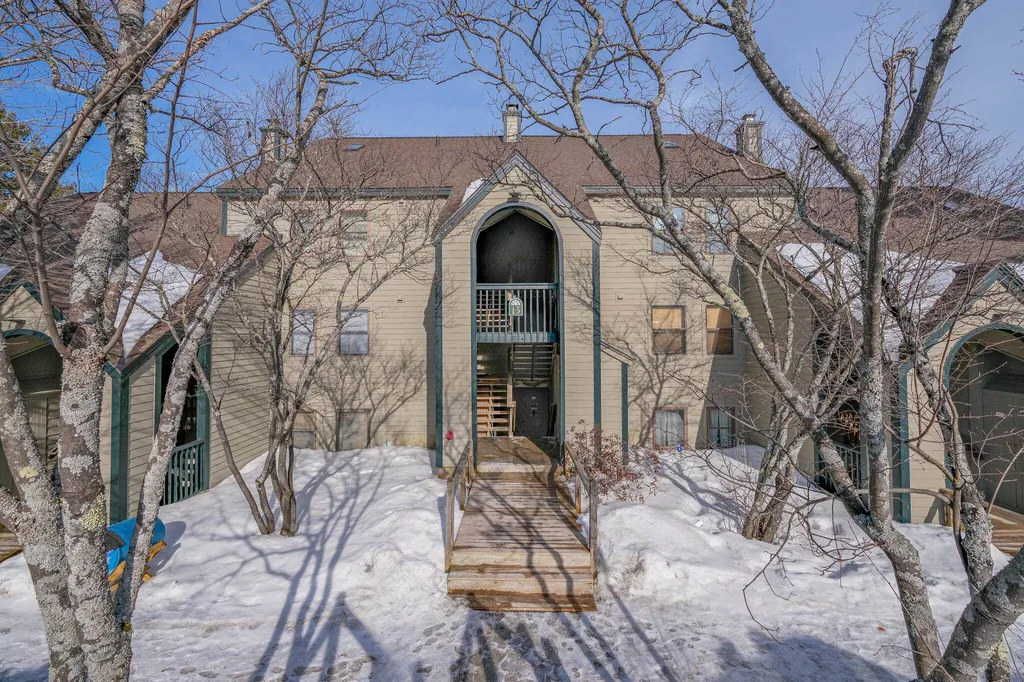 35 White Loop, Ludlow VT Real Estate Listing | MLS# 4985978