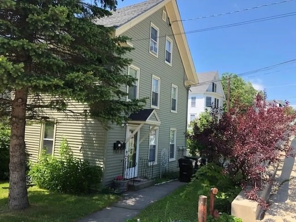 12 School Street Tilton, NH
