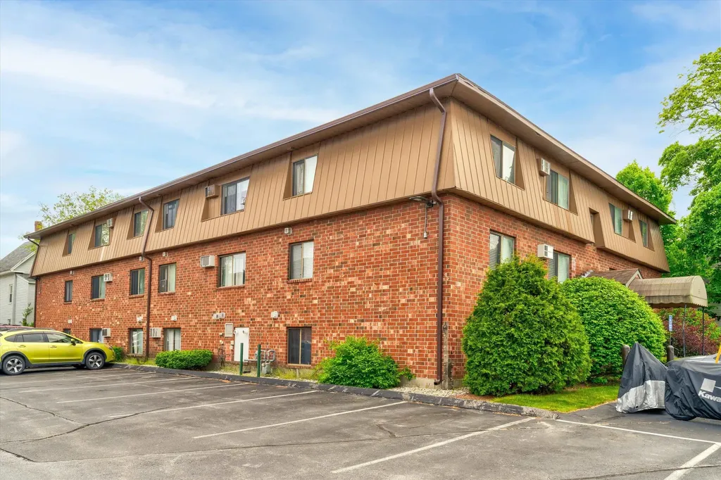 55 Log Street Manchester, NH