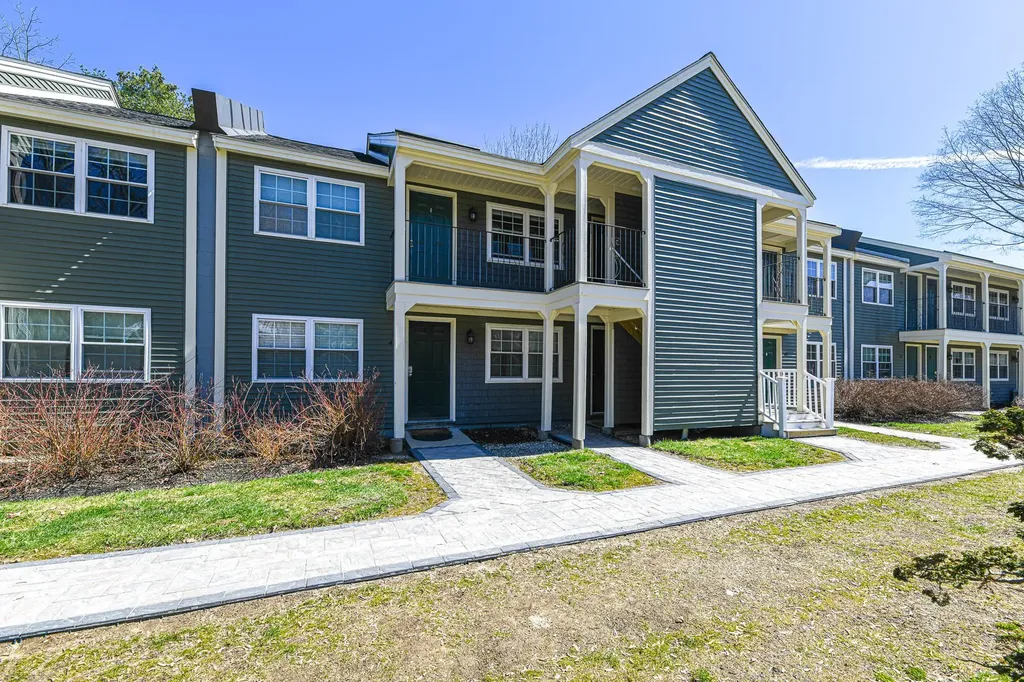 48 Cricket Brook Drive, Dover, NH 03820 | Pelletier Realty Group