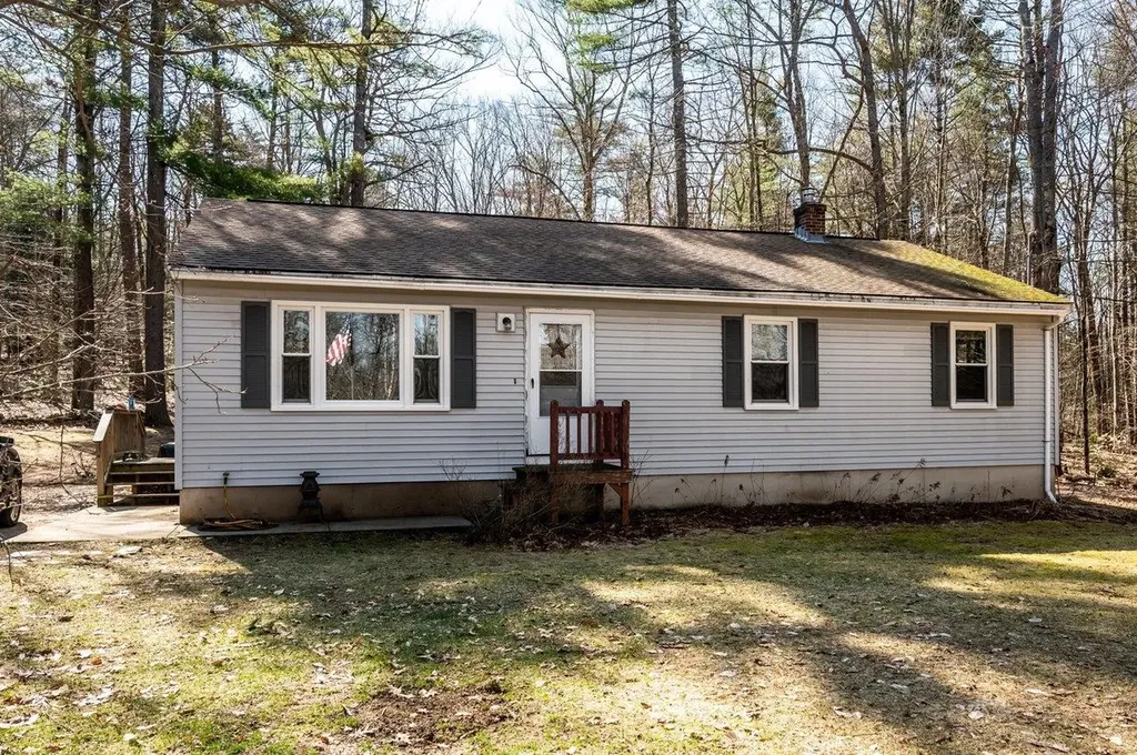 8 Knotty Knoll Circle Farmington, NH