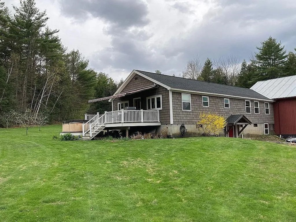 398 Valley View Road, Hartford, VT 05001 | 4860703 | CENTURY 21 Farm ...