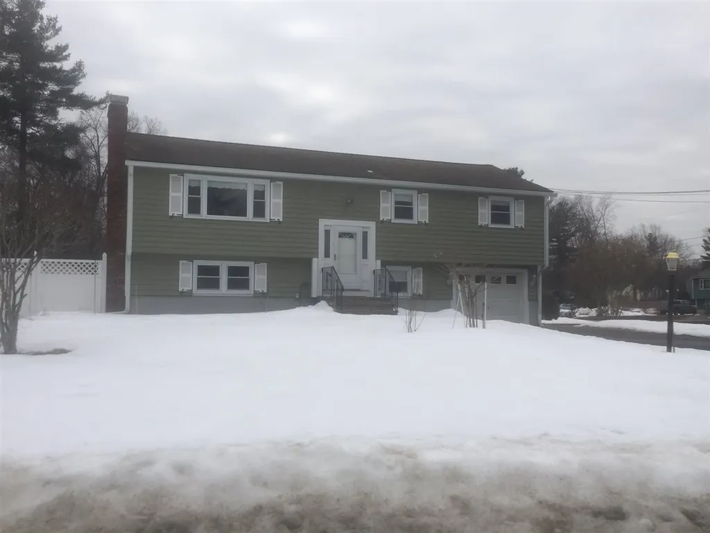 33 Old Coach Road Salem, NH Real Estate Property | MLS # 4740409