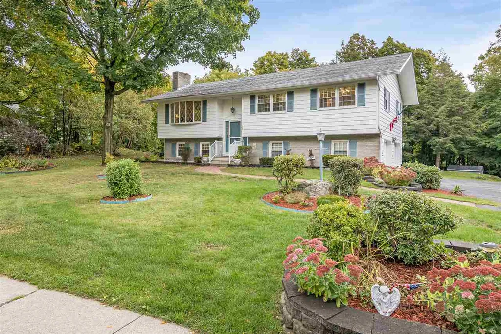76 Morrill Drive, Burlington VT 05408 | MLS #4778374 - Geri Reilly Real ...