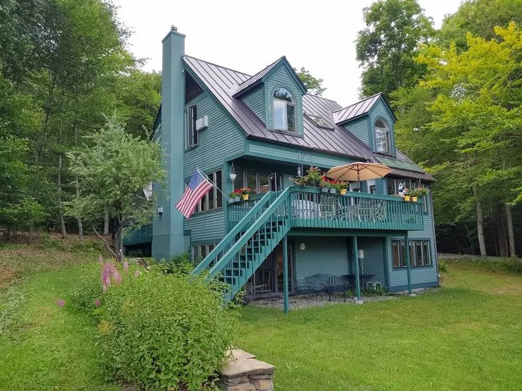 237 Abnaki Trace, Hartford VT Real Estate Listing | MLS# 4770037