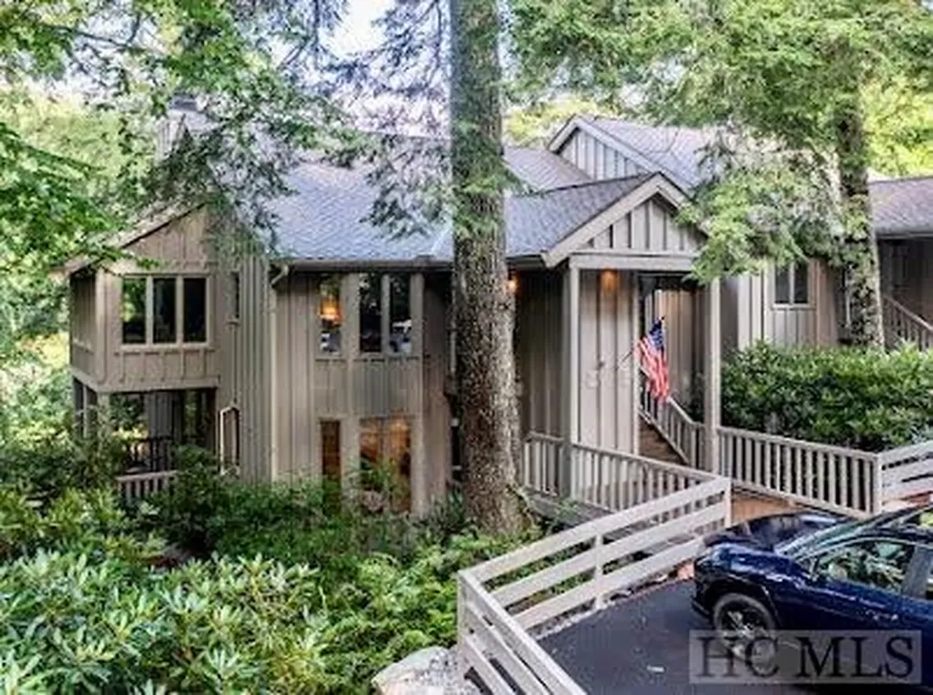 147 Chestnut Cove, Highlands NC Real Estate Listing | MLS# 105795 ...