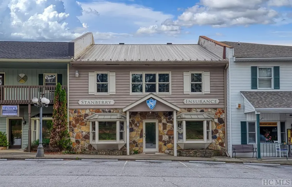 141 Main Street, Highlands NC Real Estate Listing | MLS# 104289 ...