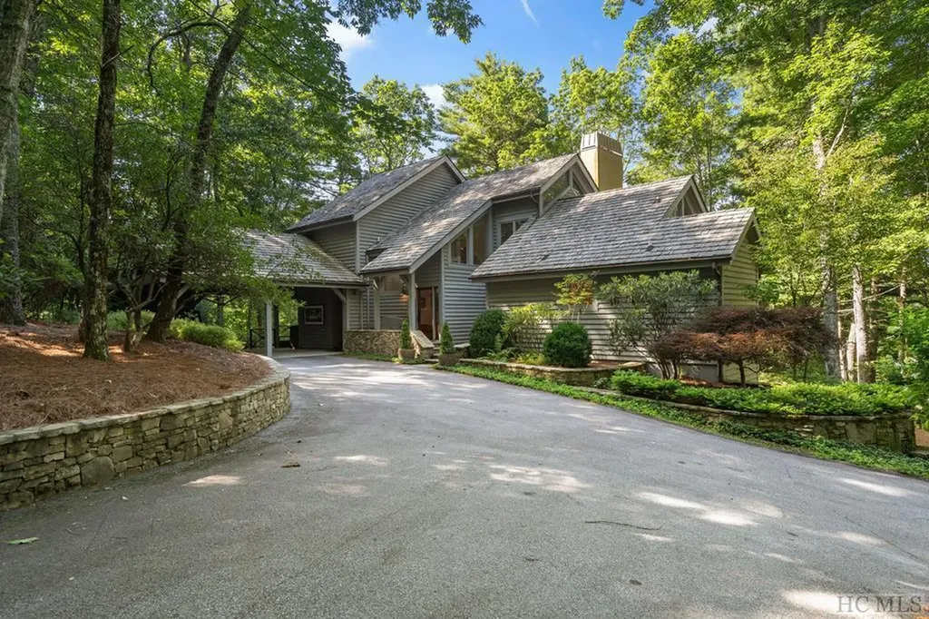 228 Lower Ridge Road, Cashiers NC Real Estate Listing | MLS# 102796 ...